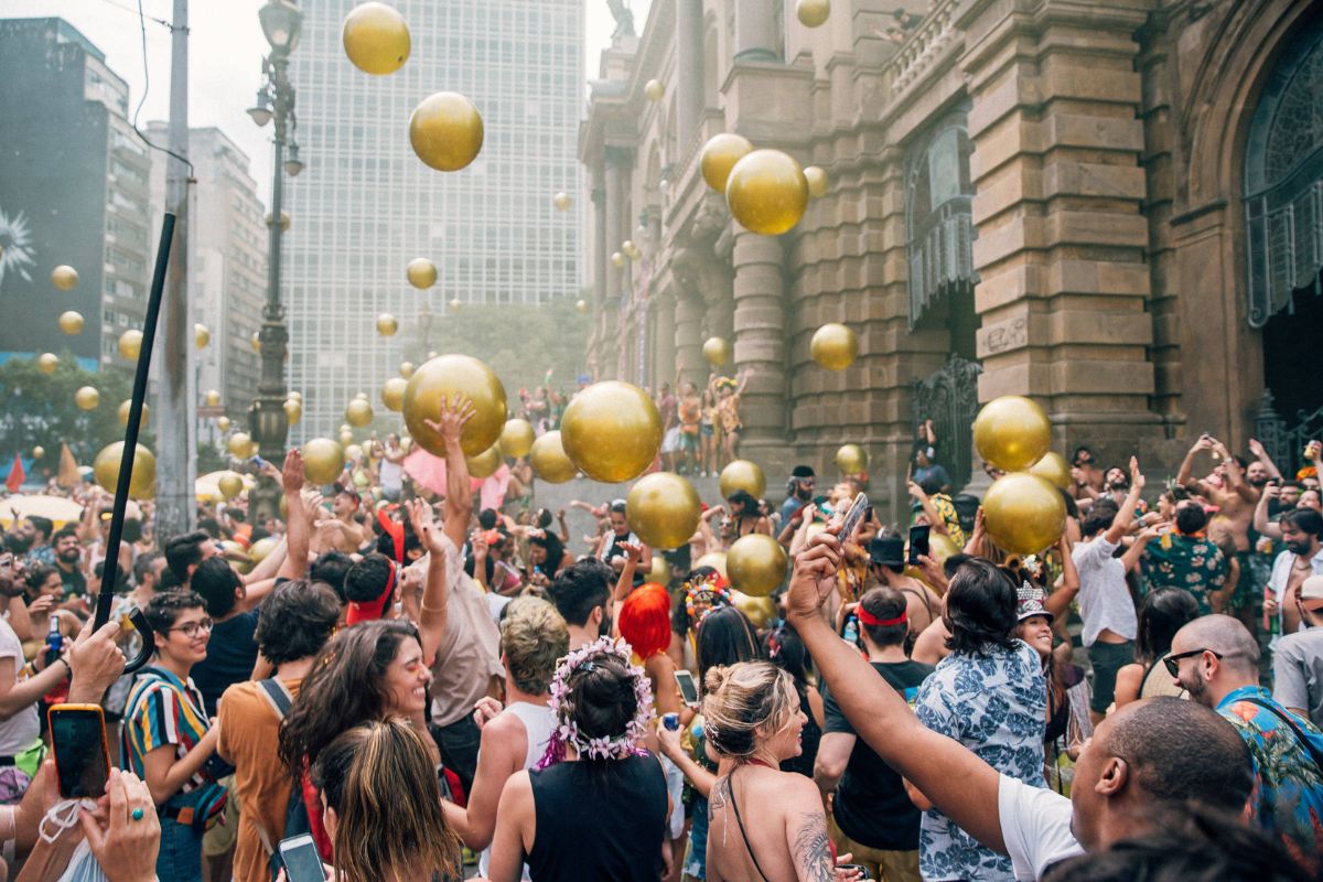 Pré-Carnaval e Bienal: o que fazer de graça em SP neste fim de semana
